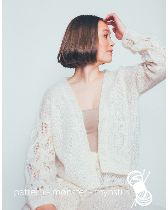 1-NB62 Cardigan med bladmønster | Digital Oppskrift – Ulltråd.no
